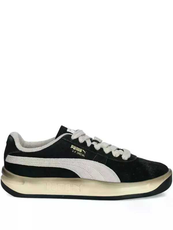 PUMA Neverworn Sneakers