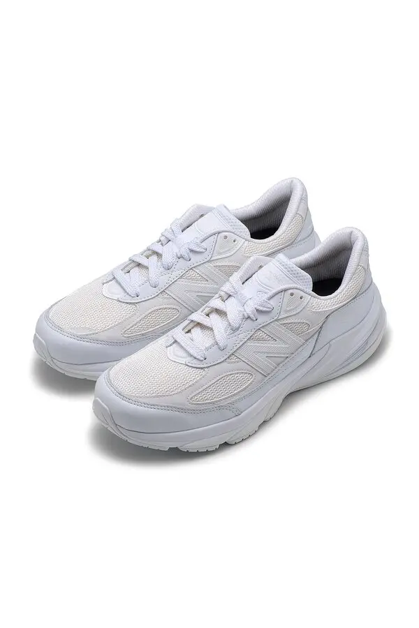 Comme Des Garçons X New Balance 990v6 Sneaker