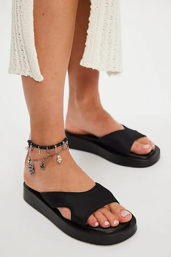 Matisse Neo Slip On Sandals - Black