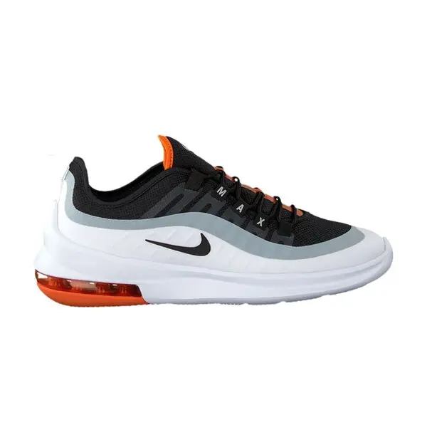 Nike Air Max Axis Sneakers