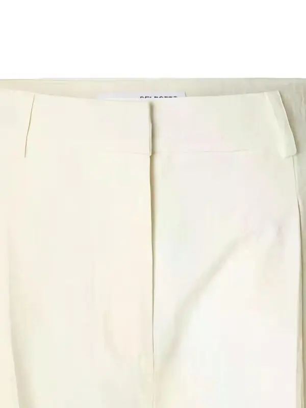 SELECTED Pleated Knee-length Shorts