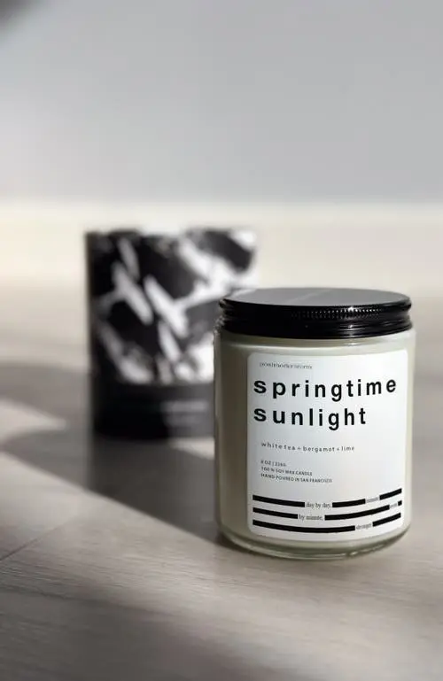 POSTMODERNFORM Springtime Sunlight / White Tea + Bergamot + Lime Candle