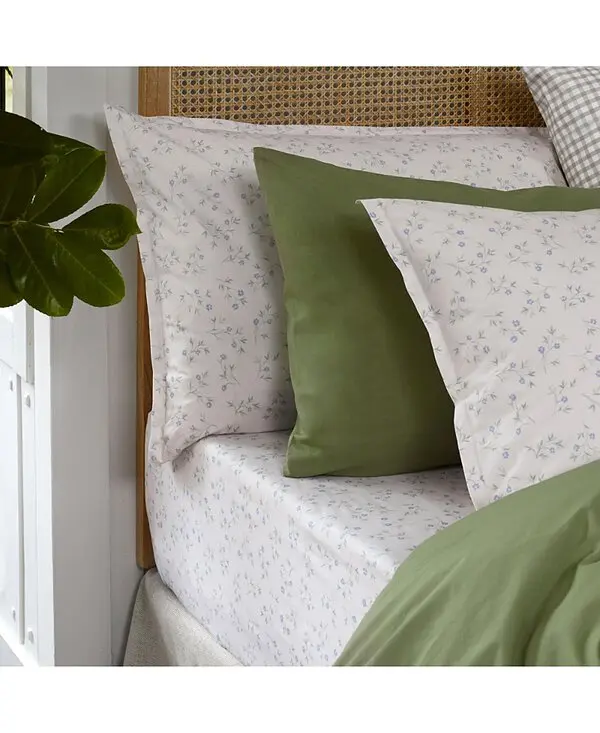 PIGLET IN BED Printed Cotton Fitted Sheet - Spring Sprig