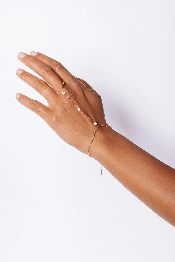 SET & STONES Bobbi Pearl Hand Chain - Gold