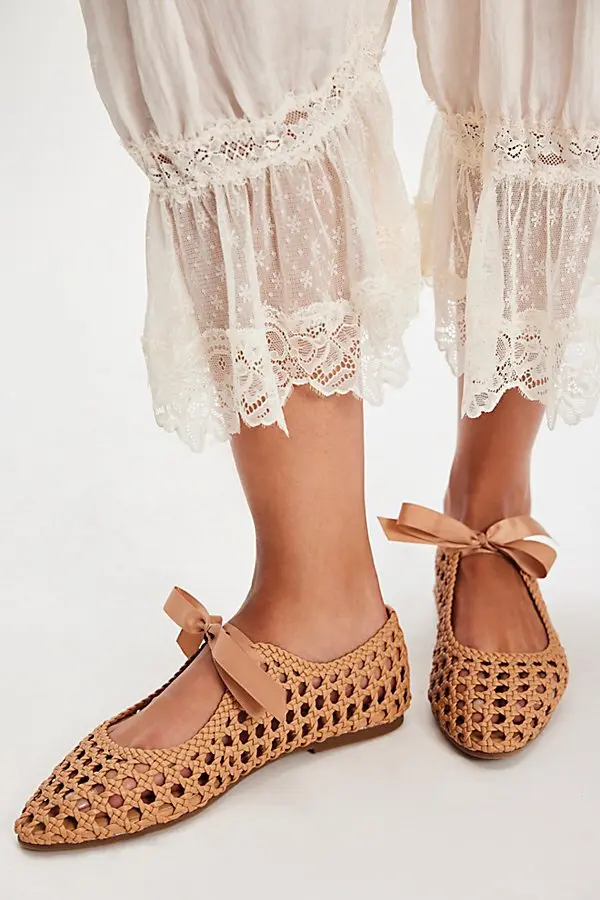 Intentionally Blank Tied With A Bow Woven Flats - Tan