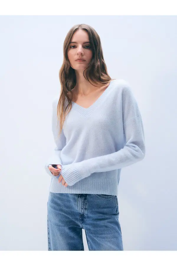 WHITE & WARREN Cashmere Featherweight V-neck - Natural