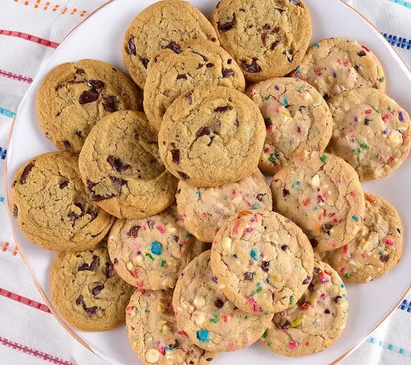 DAVID'S COOKIES 60 Count Large Preformed Party Cookie Dough