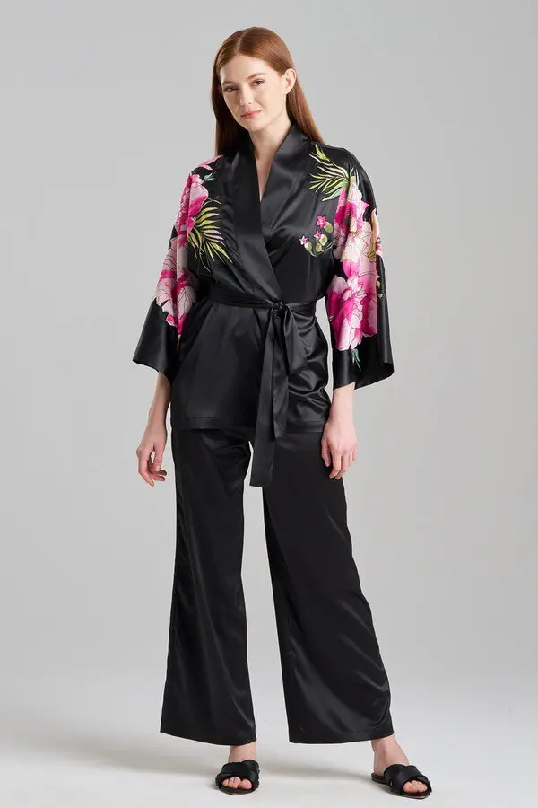 Natori Floral Applique Wrap