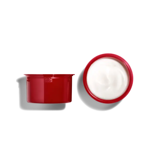 Chanel N°1 De Cream Plumps Smooths Protects