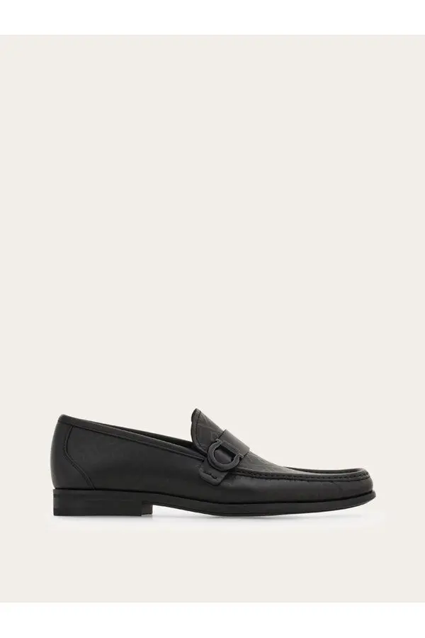 FERRAGAMO Loafer With Gancini Ornament - Black