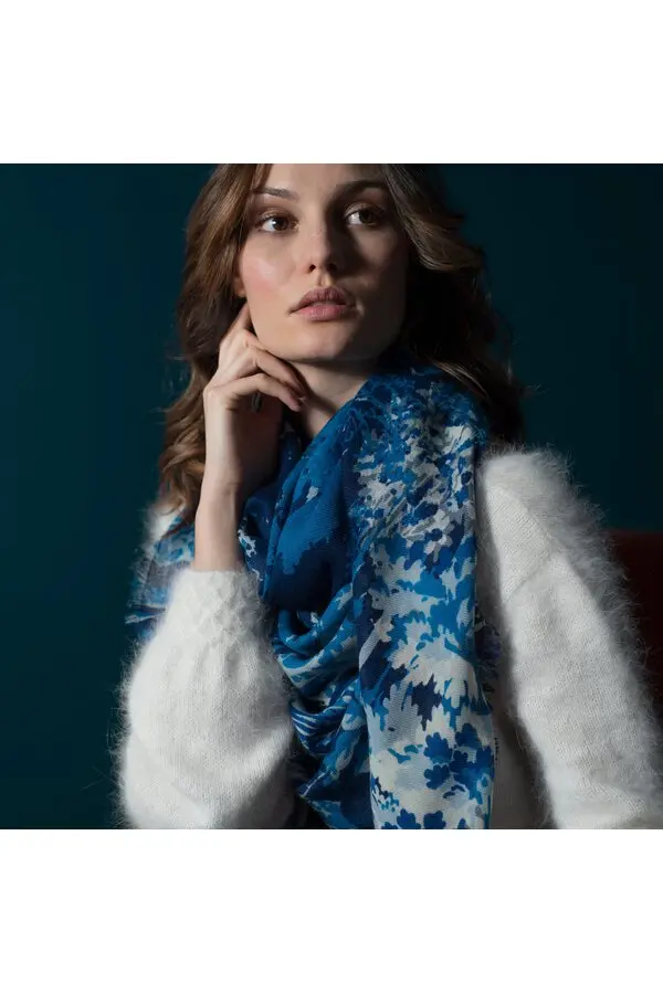 PETRUSSE Wool Scarf 140 Circe