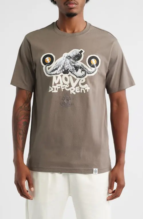 VIC GARCIA WORLD Move Different Graphic T-shirt - Graphite