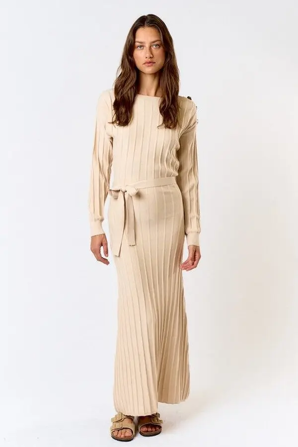 Jupe Nyc Sweater Maxi Dress In Red - 35% Off | Editorialist