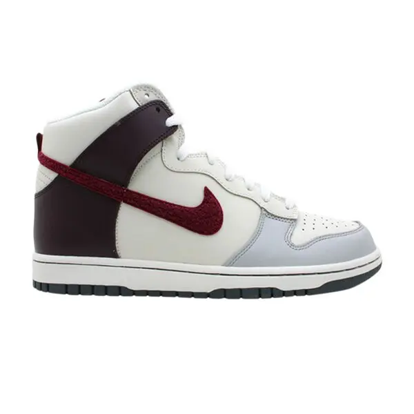 Nike Dunk High Top Sneakers - Grey