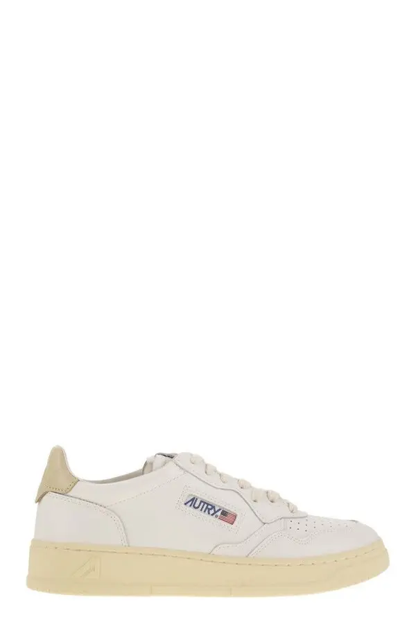 AUTRY Medalist Low Leather Sneakers - White