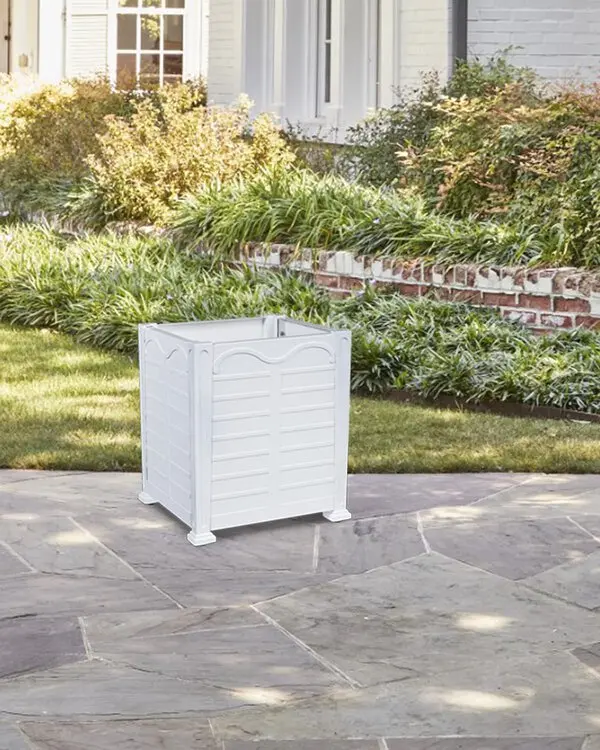 PARK HILL COLLECTION Bay Lake Garden Small Planter - Hydrangea White