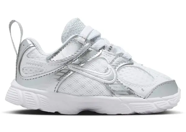 Nike V5 Rnr Metallic Silver Sneakers - White/pure Platinum