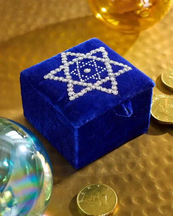 SUDHA PENNATHUR Pearly Star Of David Velvet Hanukkah Box