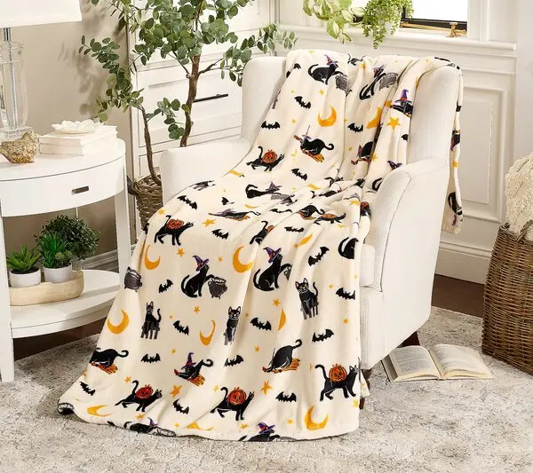 HAY & HARVEST 60x80 Halloween Plush Throw