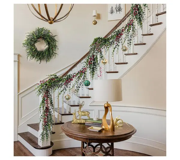 GLITZHOME 9' Christmas Greenery Eucalyptus & Be Rries Garland