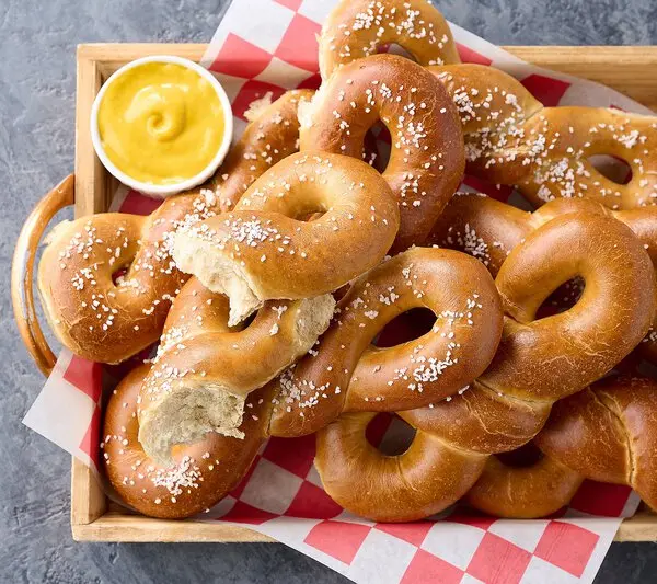 THE PRETZEL COMPANY The Pretzel Co. 12 Ct Hand Twisted Soft Baked Pretzel Bowties