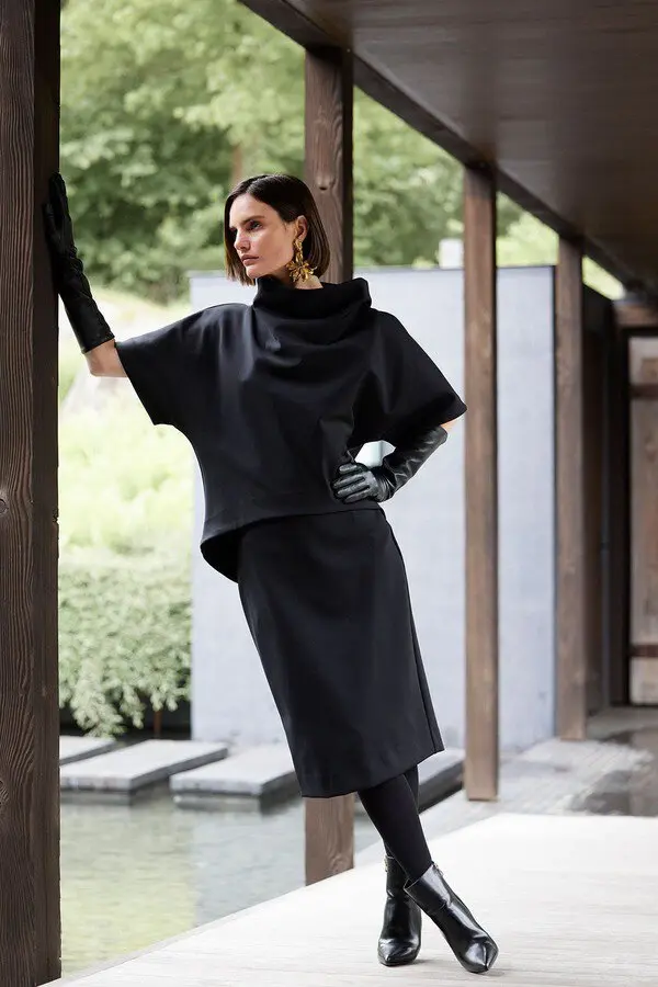 Natori Techno Crepe Funnel Neck High-low Top - Black