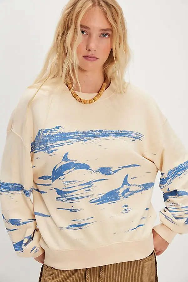 Daydreamer Dolphin Graphic Oversized Sweatshirt