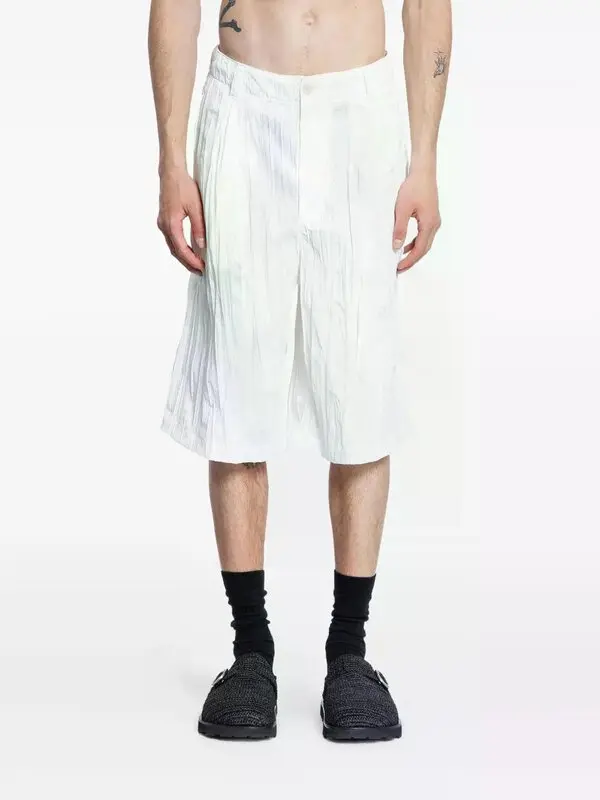 KUON Pleated Three-quarter Length Shorts