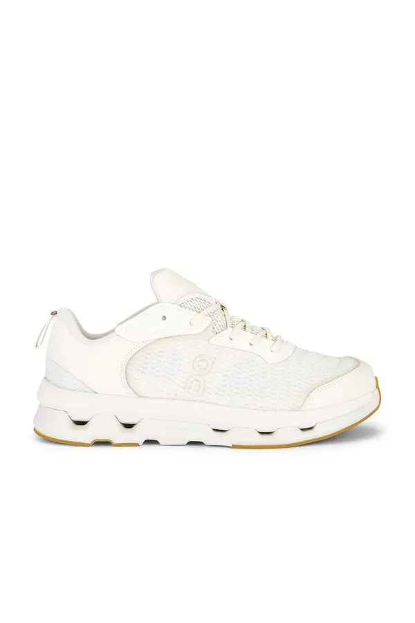 On X Zendaya Cloudzone Moon Sneakers