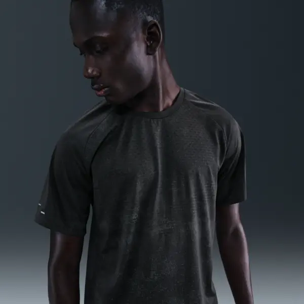 Nike Stride Dri-fit Adv Short-sleeve Running Top - Black