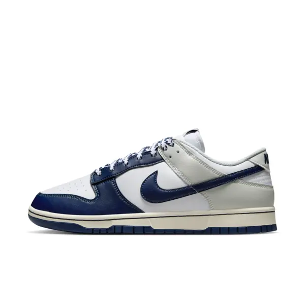 Nike Dunk Low Retro Sneakers - White