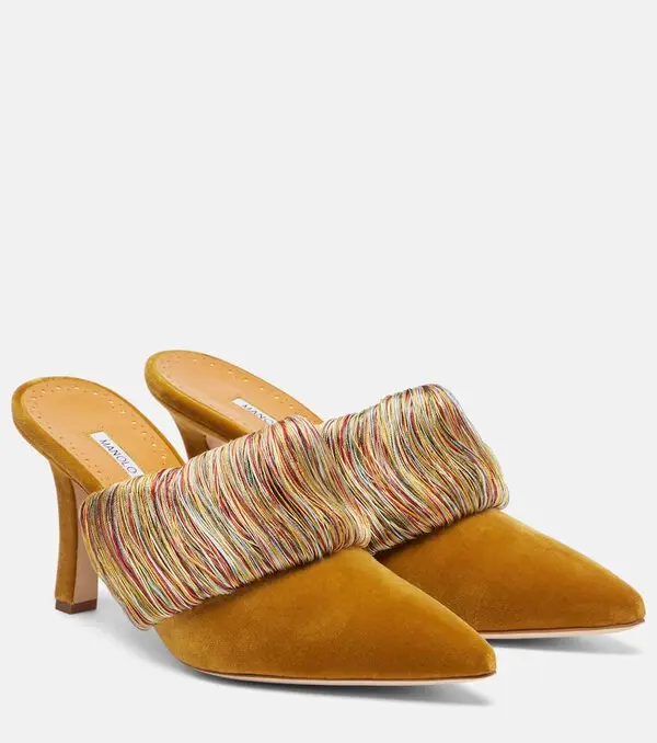 Manolo Blahnik Caldean 90 Velvet Mules - Beige