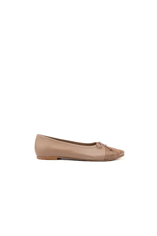 MENINA STEP Belle Cap Toe Ballerinas
