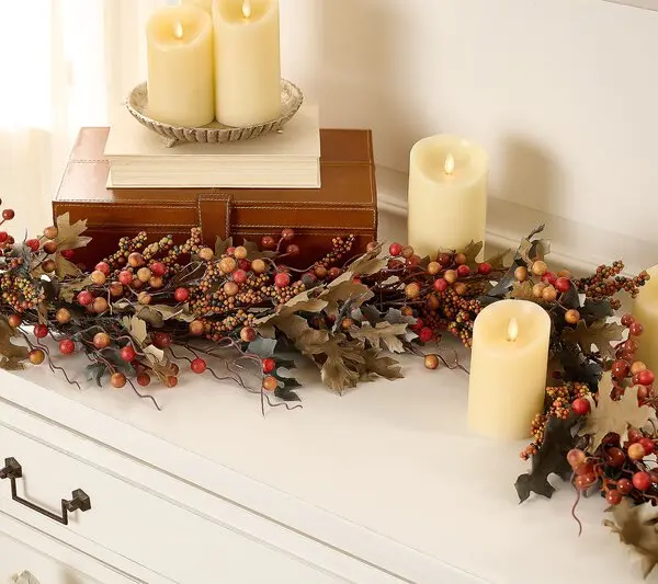 HOME REFLECTIONS 4' Berry & Leaf Garland