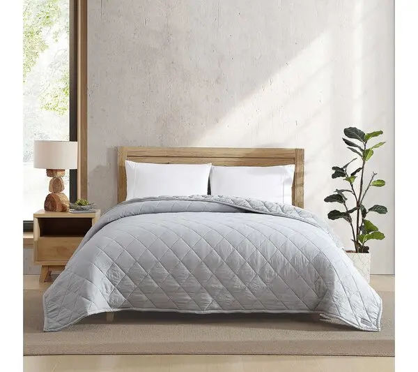 Eddie Bauer Classic Soft Grey Quilted King Blan Ket