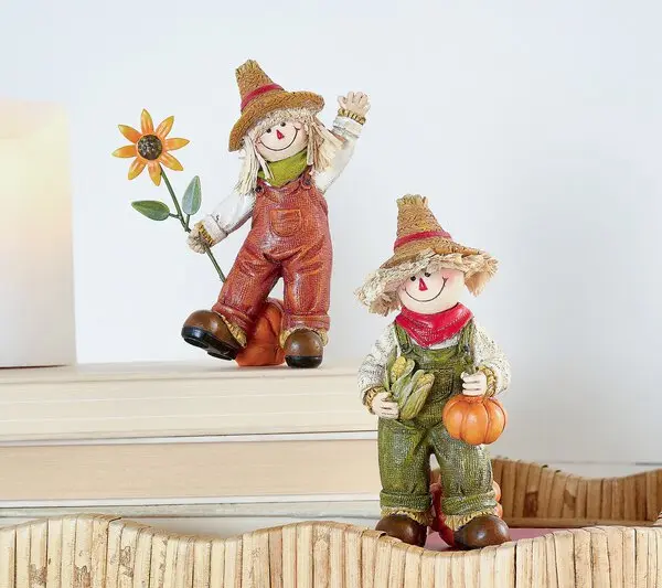 VALERIE PARR HILL 2-piece Resin Scarecrow Couple Valerie