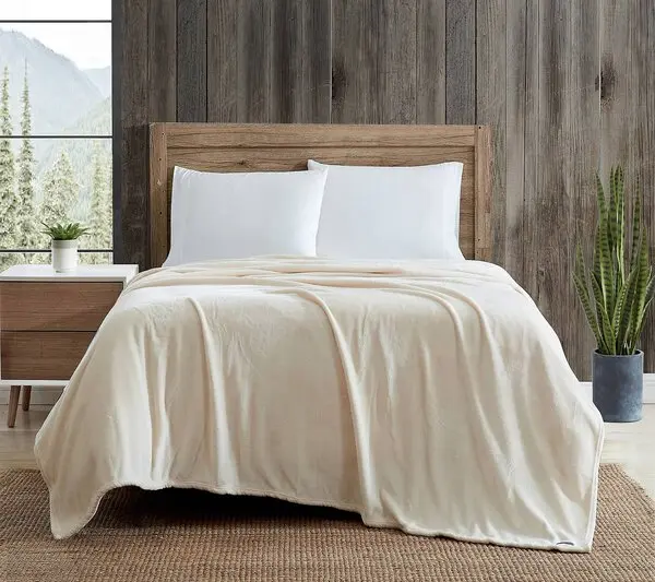 Eddie Bauer Ultra Soft White Flannel Full/queen Blanket