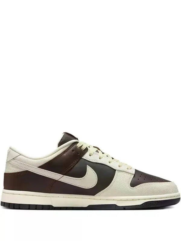 Nike Dunk Low Sneakers - Brown