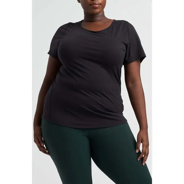 Universal Standard Movement Short Sleeve T-shirt