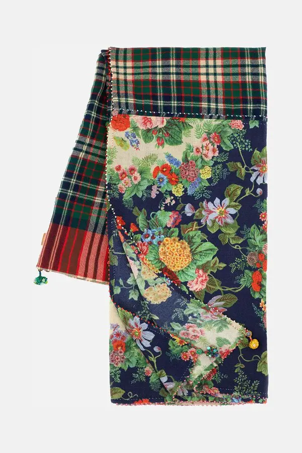 Pero Scarf