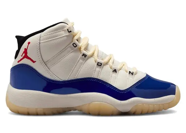 JORDAN 11 Retro Sneakers