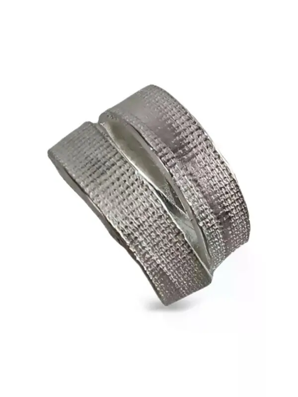 DETAJ Textured Wrap Ring