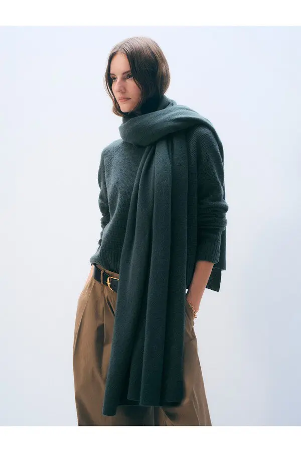 WHITE & WARREN Cashmere Travel Wrap | Juniper
