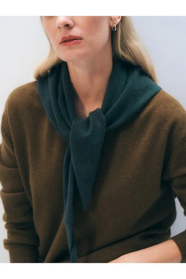 WHITE & WARREN Cashmere Neckerchief | Juniper