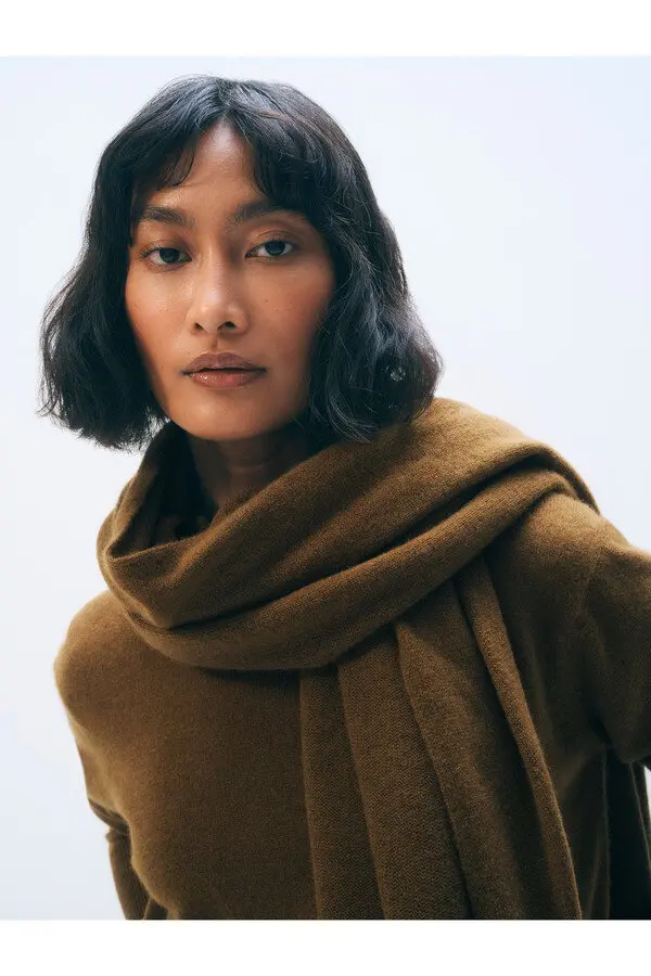 WHITE & WARREN Cashmere Travel Wrap | Golden Brown