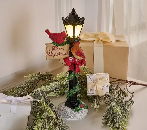 VALERIE PARR HILL 14.5 Cardinals With Illuminated Lamp Postby Valerie