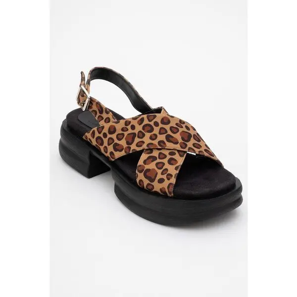 PROLOGUE SHOES Lungo Cross-strap Wedge Sandals