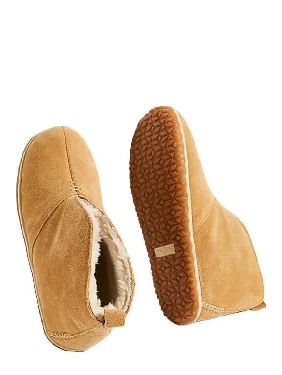 Minnetonka Tucson Suede Slippers - Tan
