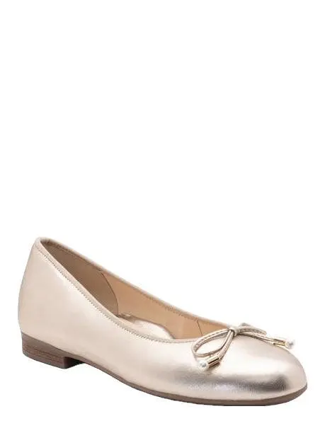 ARA Scout Flat - Platinum Metallic Leather