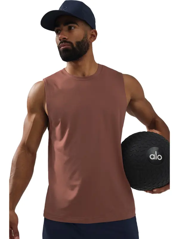 Alo Yoga Conquer Muscle Tank Top - Chestnut